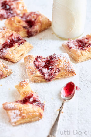 raspberry breakfast pastries - Tutti Dolci